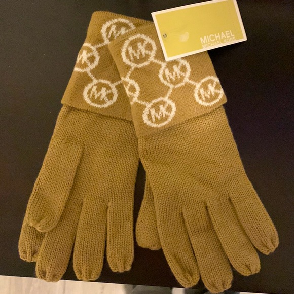 MICHAEL Michael Kors | Accessories | Michael Kors Knit Gloves With Mk ...